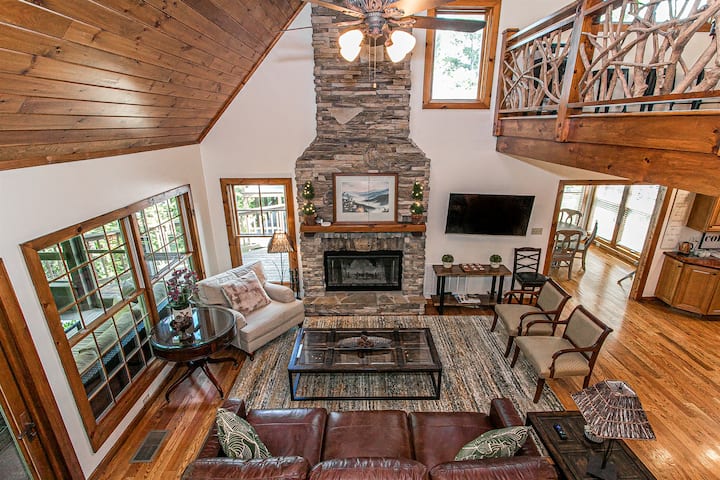 A Modern-lux- Mtn. Cabin- Peaceful-games-hot Tub-p - Walland, TN