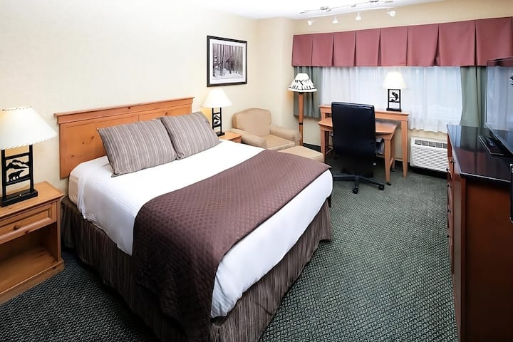 Have A Tour! Pet-friendly Property, Indoor Pool! - Kalispell, MT