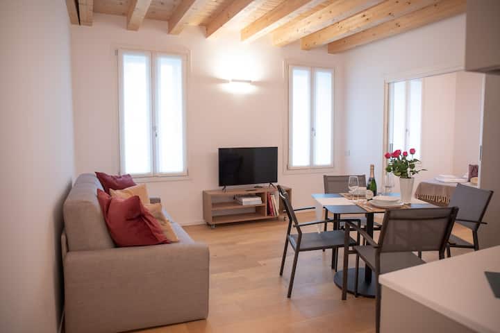 Romantic White Apartment - 5 Minutes From The Lake - Como