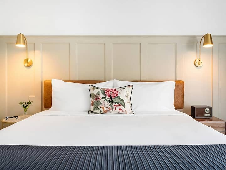King Room At Arrive Wilmington! Pets Allowed! - Wilmington, NC