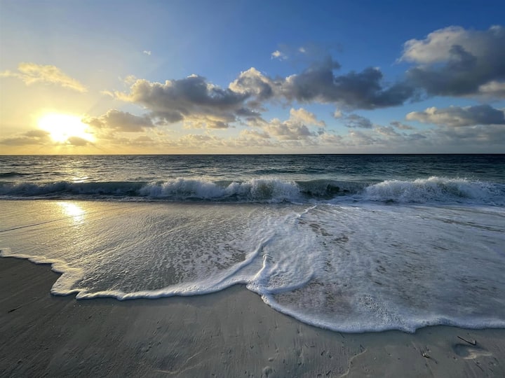 Bahamas Beach Condo Everything New. Great Security - Freeport