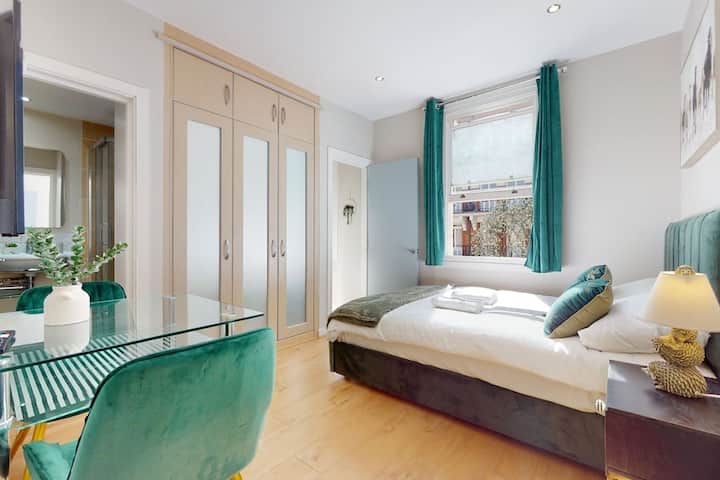 Lovely 1 Bed In South Kensington - London, UK