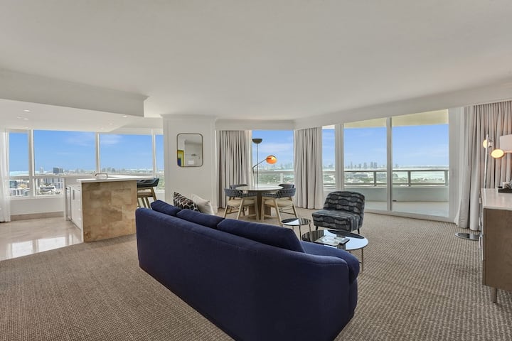Fontainebleau 2 Bedroom Corner Unit In Tresor - Miami Beach