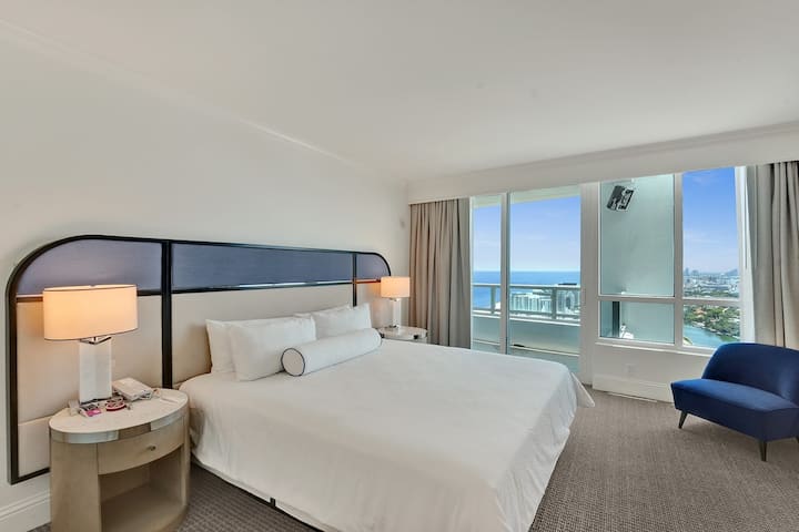 4 Units Suite/6 Bath In Fontainebleau Hotel - Miami Beach, FL