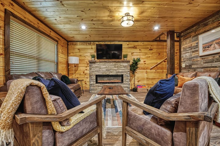Pool+hot Tub/game Room+theater/arcade Games/crib - Sevierville, TN