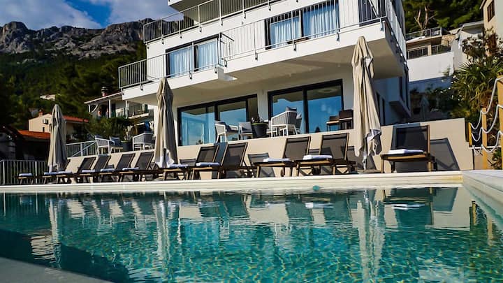 Luxurious And Spacious Pet Friendly Villa In Brela - Baška Voda