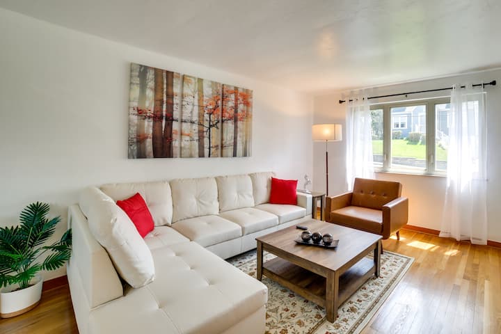 3 Mi To Downtown: Pittsburgh Home W/ Balcony! - Pittsburgh, PA