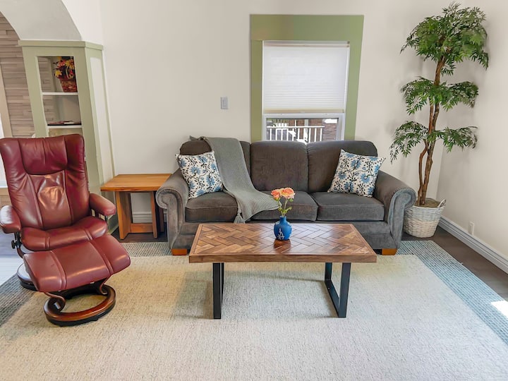 Reminiscent Downtown Cottage Hot Tub & Cmu - Grand Junction, CO