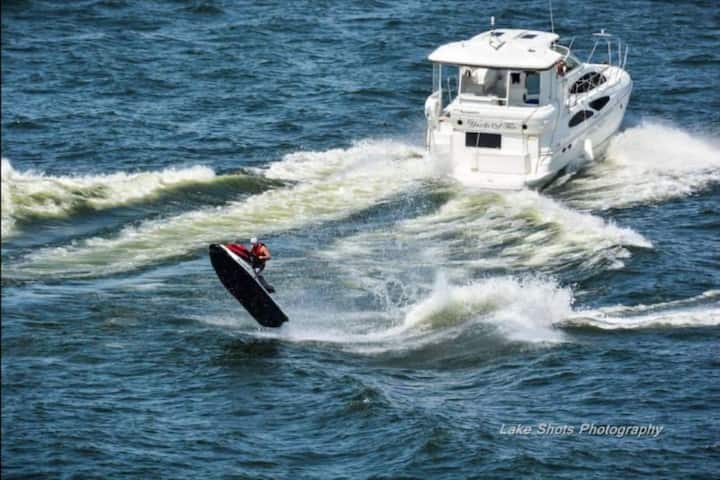Yachta Yachta Yachta On The Wata Island And Cruise - Grand Haven, MI