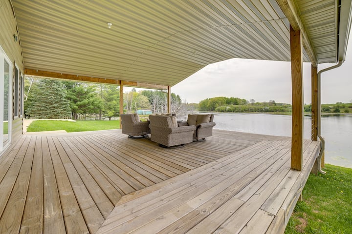 Waterfront Evart Getaway W/ Fire Pit On 82 Acres! - Evart, MI