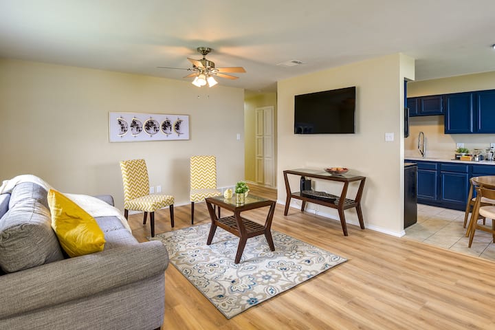 3 Mi To Dtwn: Waxahachie Townhome W/ Fire Pit - Waxahachie, TX