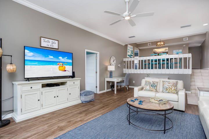 Near Siesta Key Beach, Tennis Heated Pool, Balcony - Siesta Key, FL