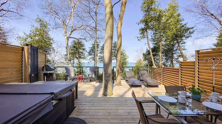 Summerset Cottage, Lakeview Hot Tub - Bayfield