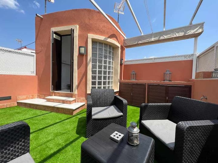 Casa Sol. Casa Con Garaje. - Sevilla, İspanya
