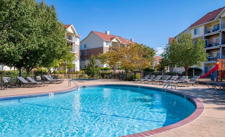 Scenic 1br King Suite @ Wyndham Mountain Vista - Branson, MO
