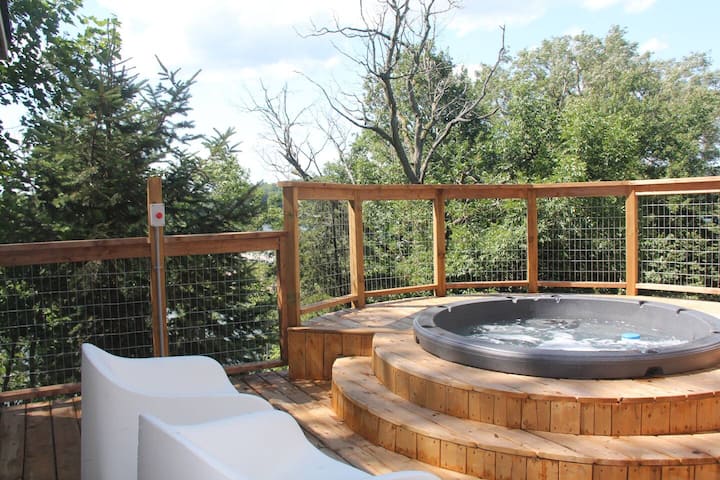 Perfect Getaway With Hottub Bella Vista - Gananoque