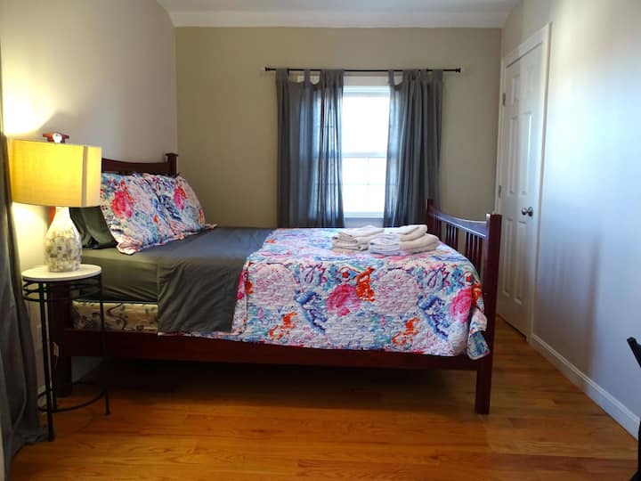 Convenient 2 Bed Apt In Everett A Short Walk To En - Everett, MA