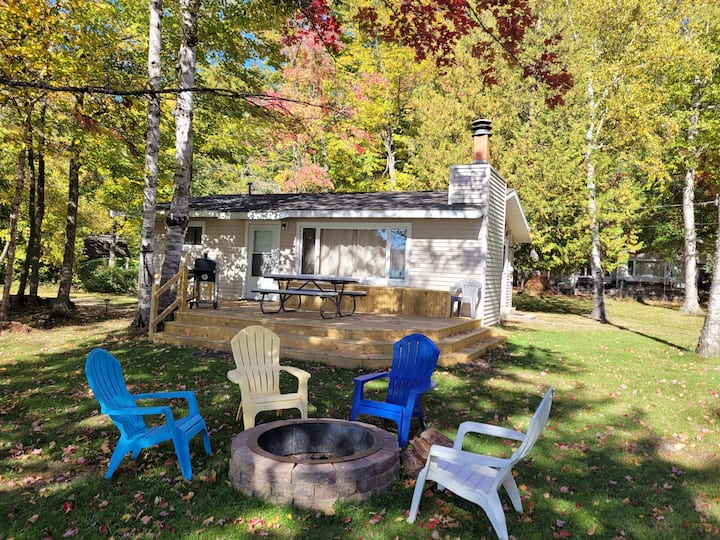 Birch Shores Resort - The Hemlock Cottage - Glen Lake, MI