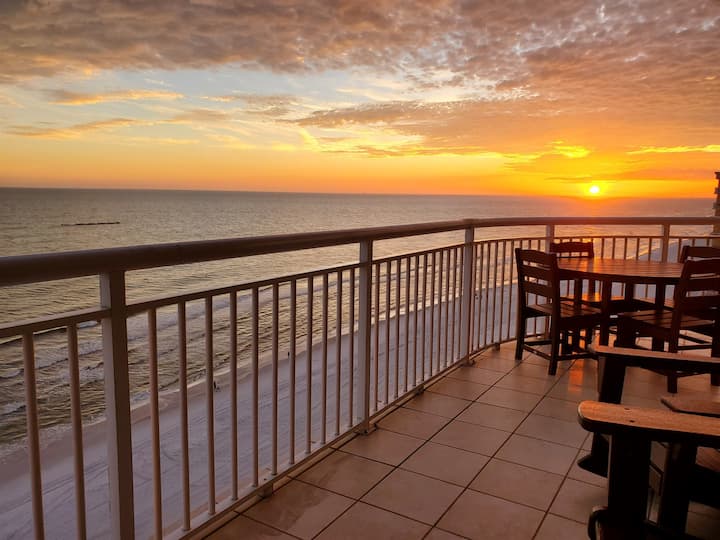 Beachfront Penthouse-style Panoramic View-sleep 20 - Gulf Shores, AL