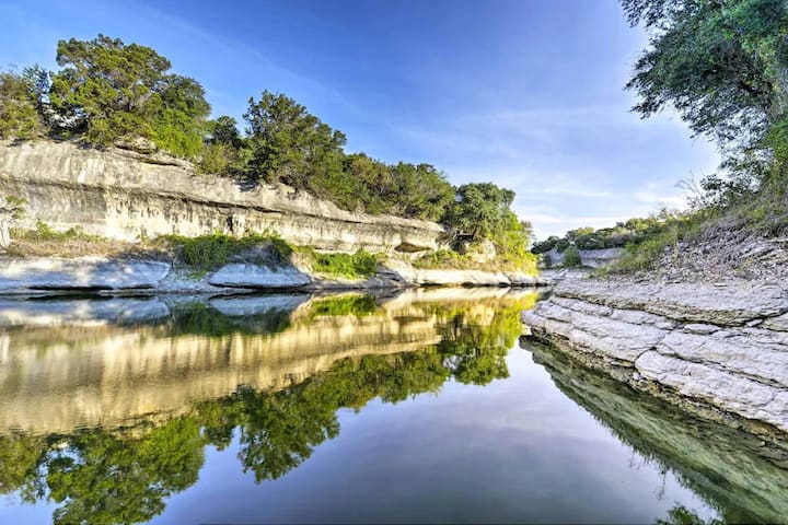 Peaceful Lakefront Getaway With Fire Pit And Views - Lake Whitney, TX