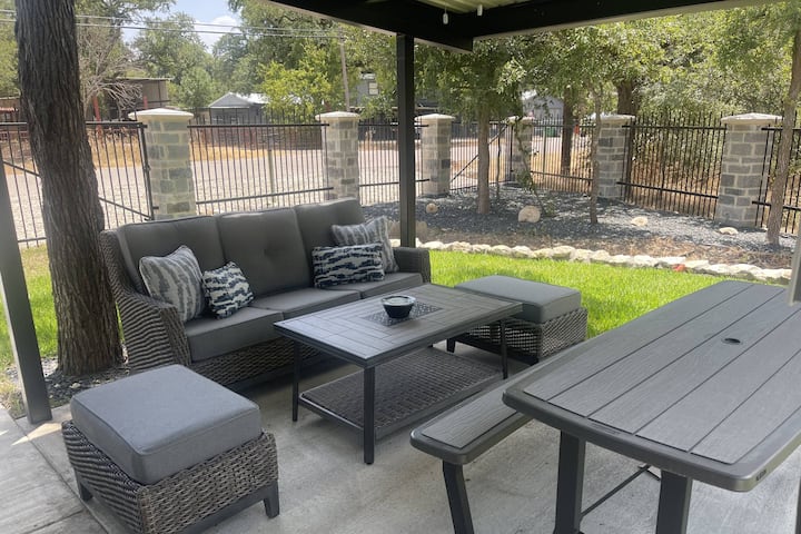 Lakefront Retreat W/ Fire Pit & Semi-private Cove! - Lake Whitney, TX