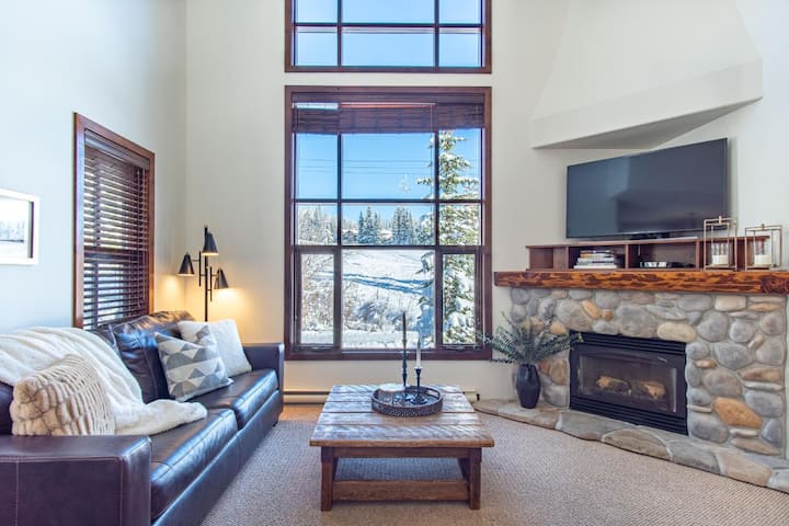 Location, Location, Location! Ski In Ski Out - Sun Peaks