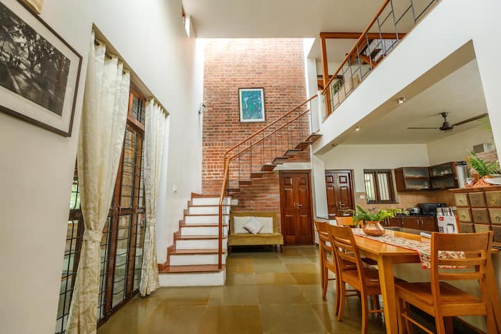 Kerala Style Villa By Stayjade|ac|4bhk|fishpond| - Bangalore