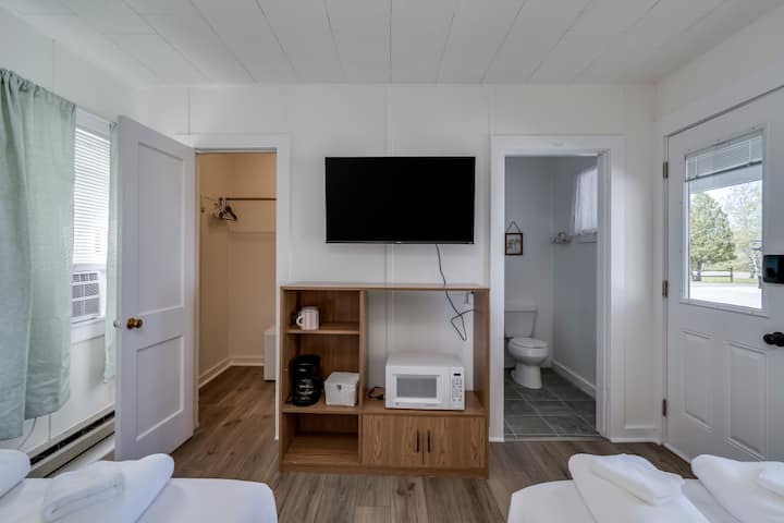 K's Motel - Fishermans Retreat - Room 4 - Gananoque