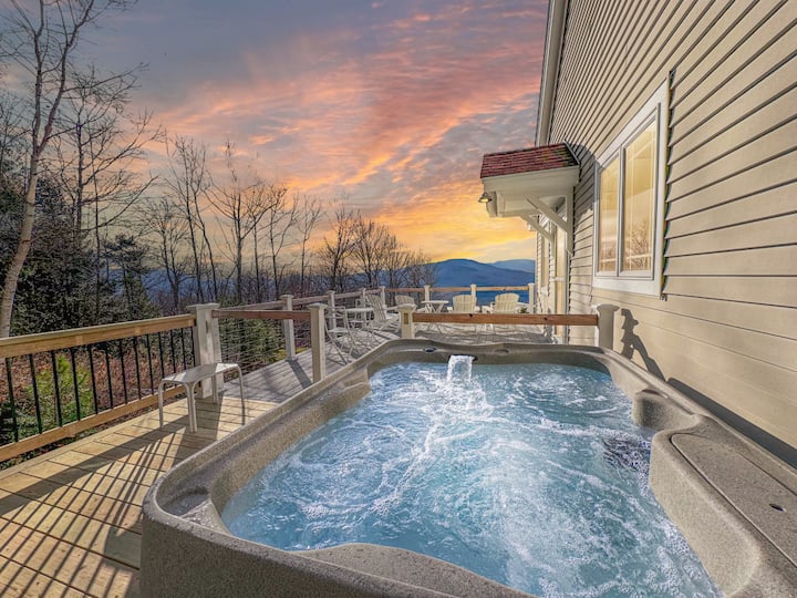 The Jackson Hideaway | Incredible Views + Hot Tub - Jackson, NH