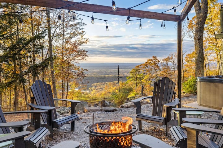 Rocky Ridge - Cabin W/ Hot Tub & Heavenly Views! - West Virginia