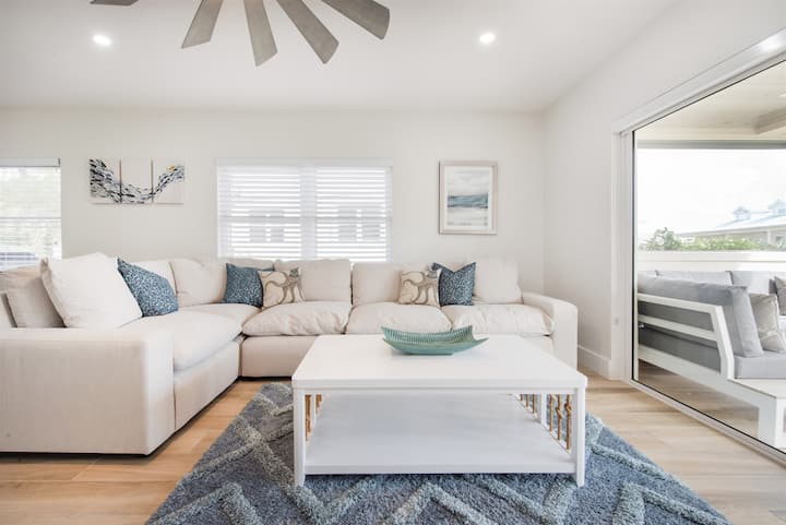 Coastal Condo Situated On Powder Sand Spotts Beach - Cayman Islands