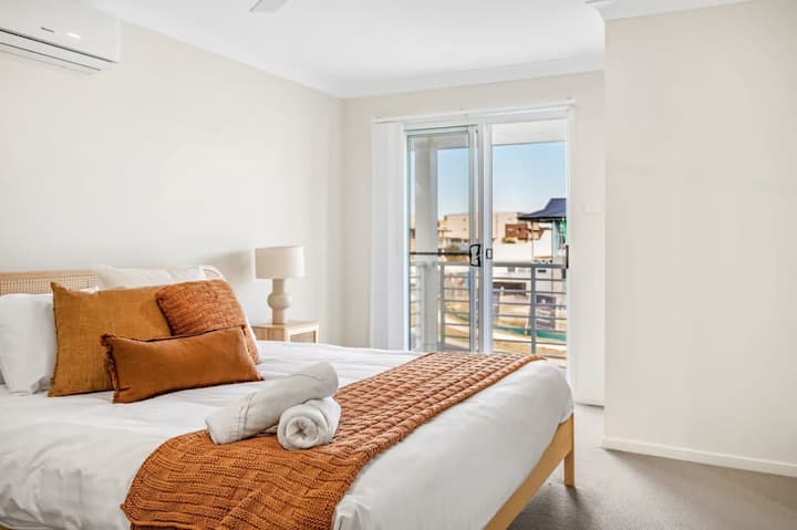 Sea La Vie One 400m To Waters Edge - Soldiers Point