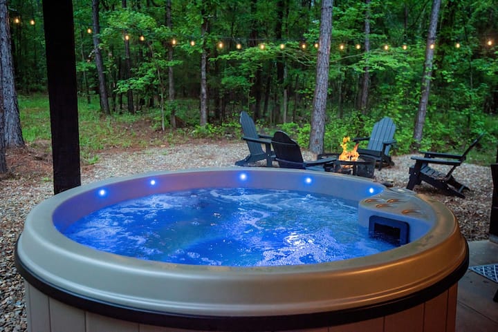Romantic Get Away | Hot Tub | Candles | Fire Pit - Broken Bow, OK