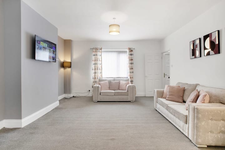 Stylish 2br House In Ashington | By Stay With Us - Morpeth