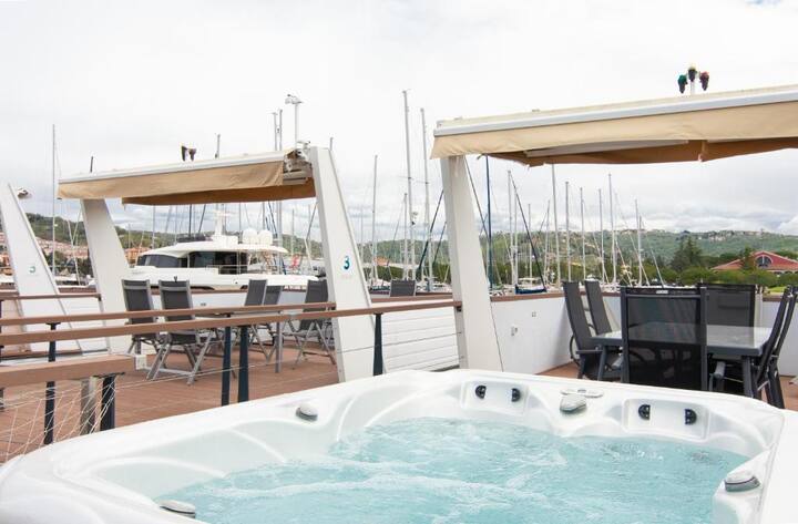 Adela Floating House In Marina Portoroz - Umag