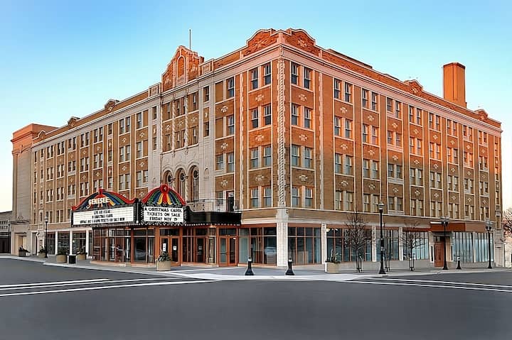 Comfort And Relaxation! 2 Pet-friendly Units! - Waukegan, IL