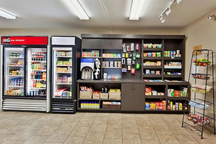 You Found It! 3 Pet-friendly Units, Full Kitchen! - Gurnee, IL