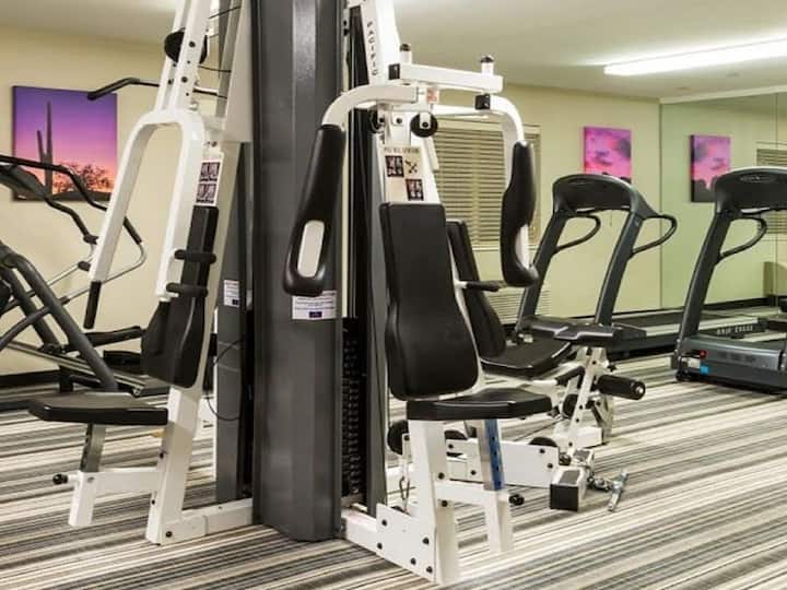 Great Deal! Four Modern Units With Full Kitchens! - North Chicago, IL