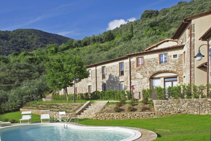 Between Tuscan Hills And Versilia Breeze - Il Pino - 卡馬伊奧雷