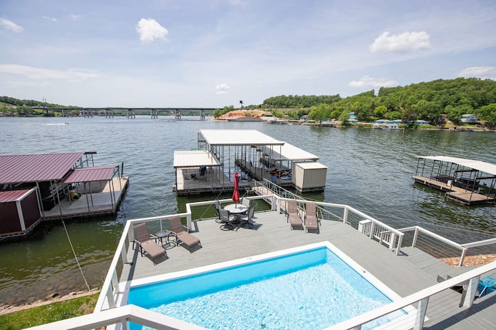 Private Lakefront Pool, Amazing Dock Sleeps 26 - Missouri
