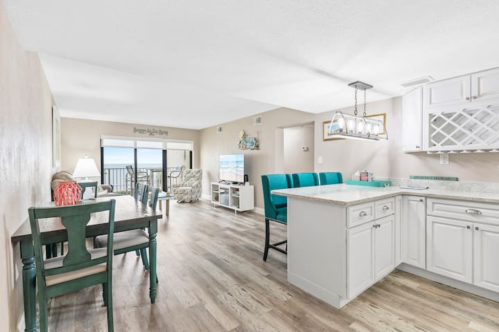 Oceanfront Retreat-pool-castle Reef 412 - Edgewater, FL