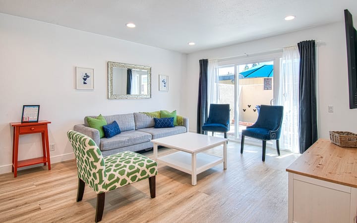 Walk To Disney! + Free Parking + Wifi - Anaheim, CA