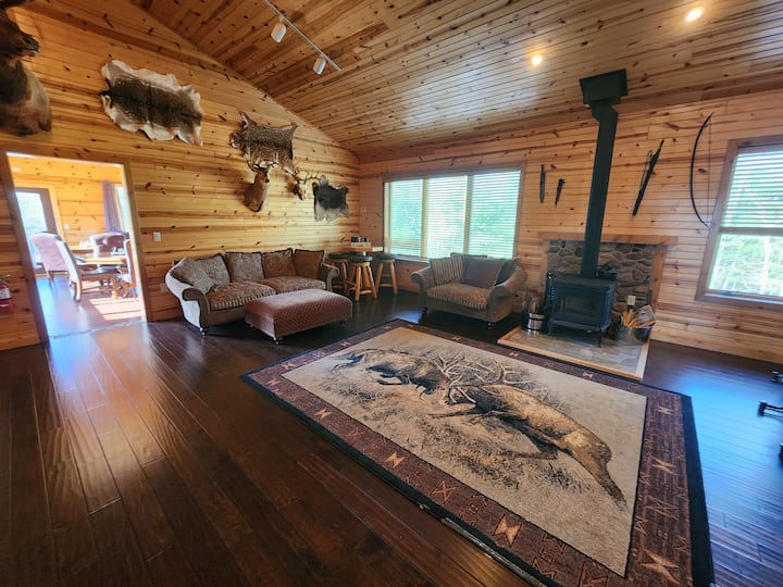 Albino Whitetail Suite - Edenwood Ranch Main Lodge - Spring Lake, WI