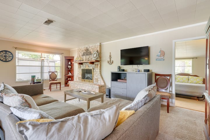 Pet-friendly Canyon Lake Home - 2 Mi To Beach! - Canyon Lake, TX