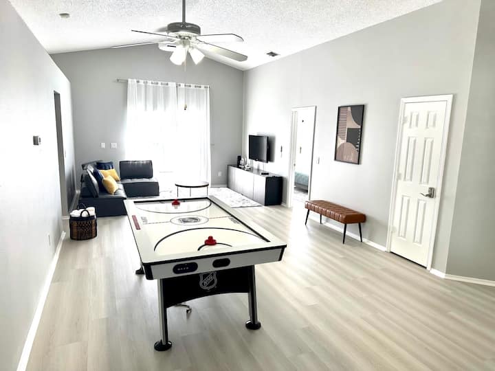 Serene House With A Pool Heater - Orlando International Airport (MCO)