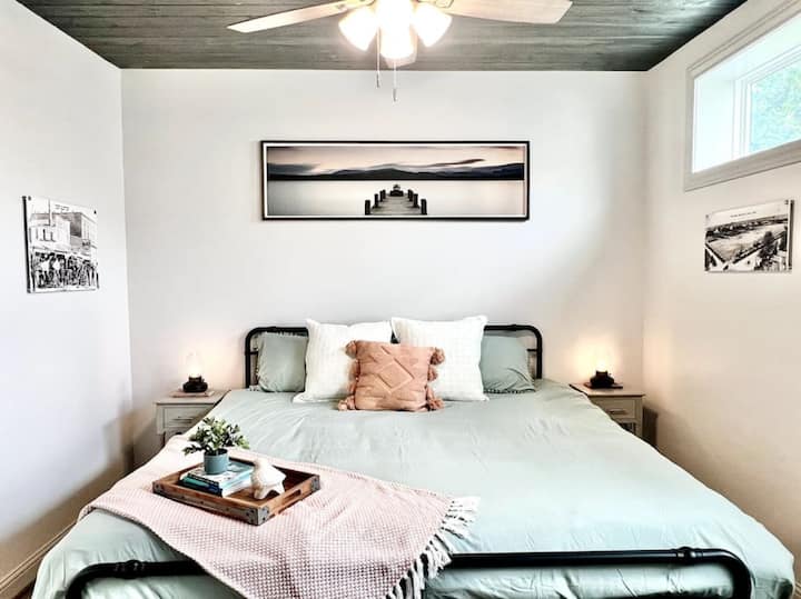 The Burrage Grocery Guest House - Bryan, TX