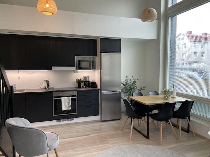 Viihtyisä Parviasunto Lasitetulla Parvekkeella - Tampere