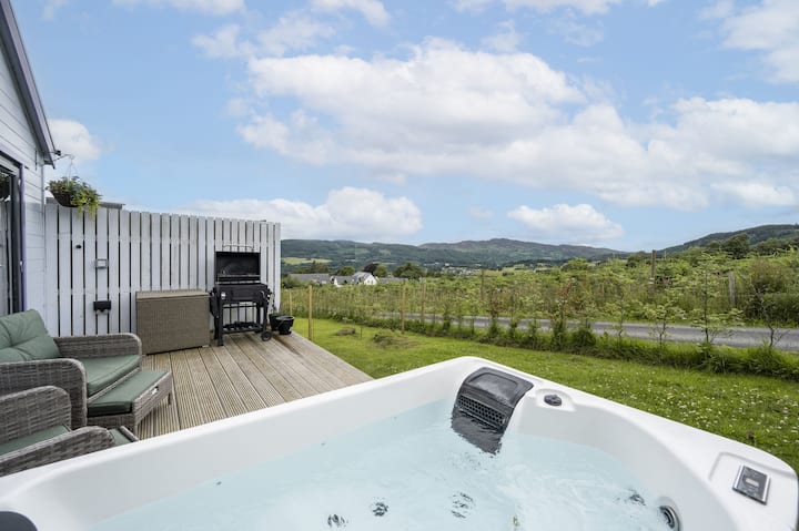 Beinn A Glho - Lodge With Hot Tub & View - Pitlochry
