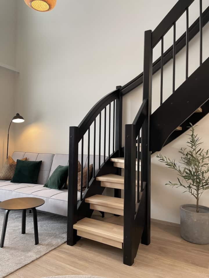 Bright Loft Apartment With Glazed Balcony - Tampere