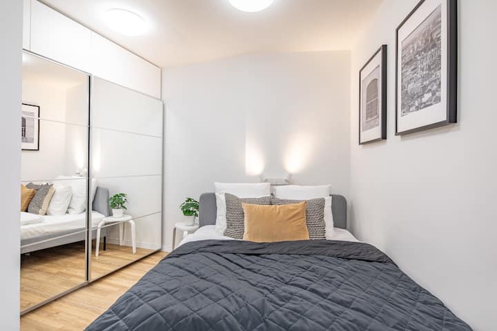 New - Central Comfy Home With Balcony - Budapest